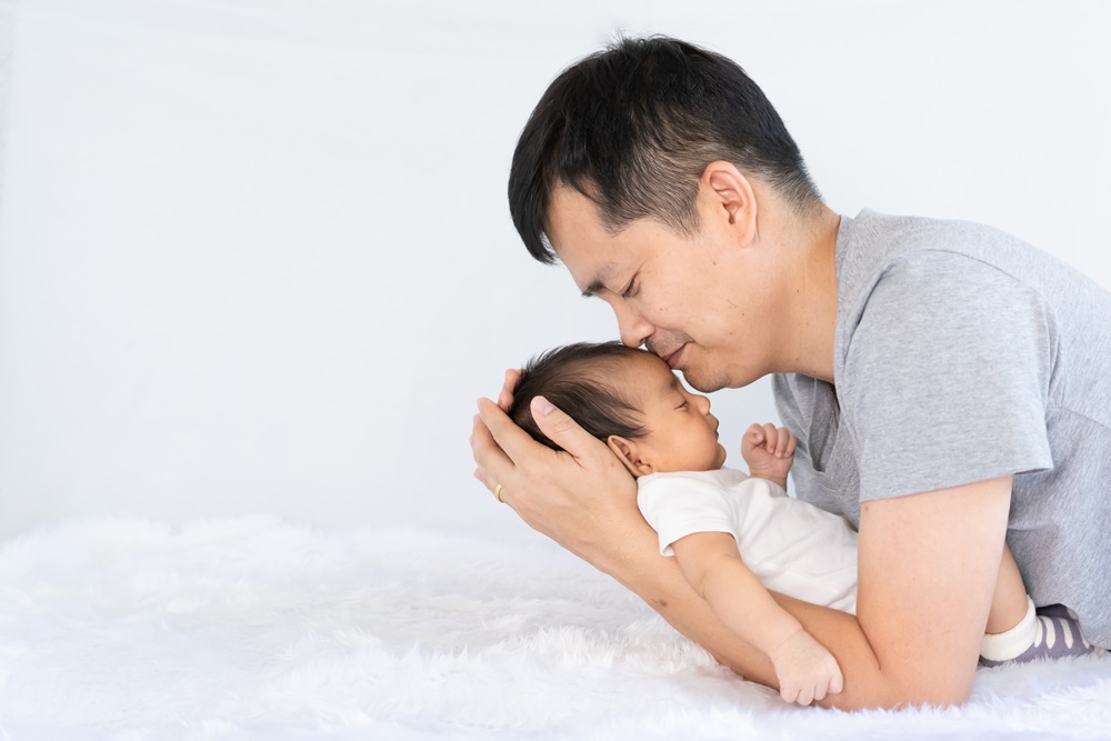 4 Ide Kegiatan Papa dan Bayi untuk Memperkuat Bonding - Mamabear